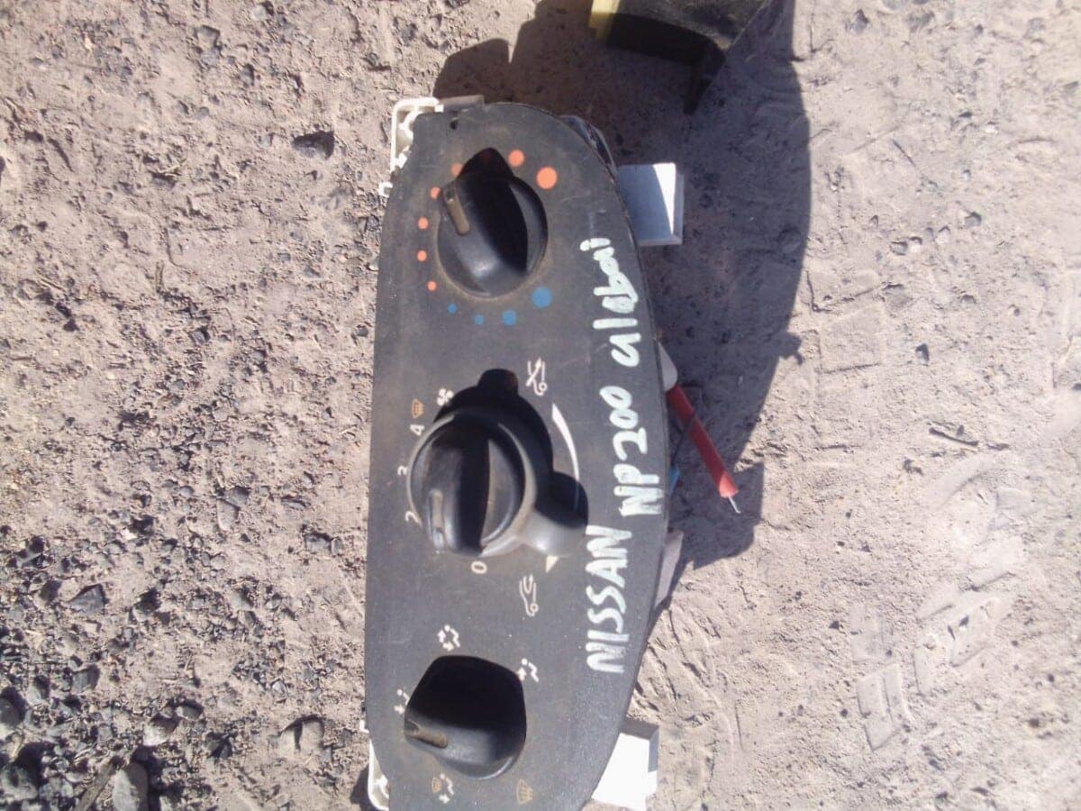 Nissan NP200 Climate Control - Used | Brits Brothers - Used Parts ...