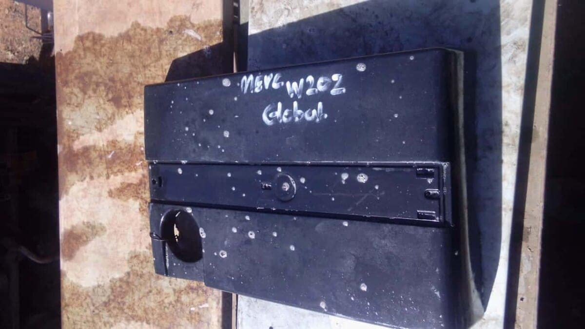 1996 Mercedes Engine Cover - Used | Brits Brothers - Used Parts & Goods ...